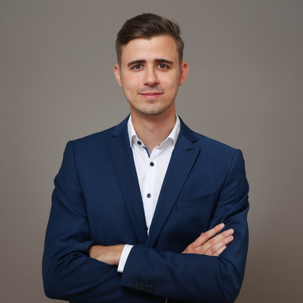 Eric Schlosser - Teamleiter Office & Management - DIS AG | XING