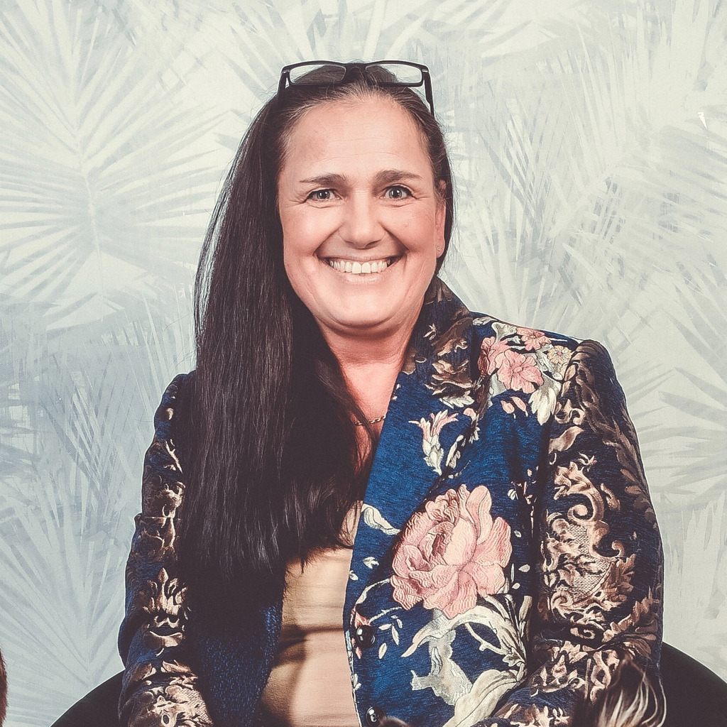 Jennifer Lotz - Geschäftsleitung - selbständig | XING