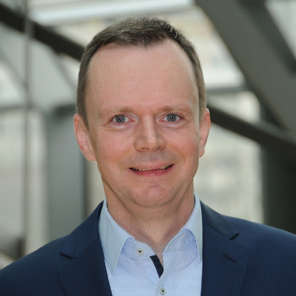 Thomas Hille - Financial-Analyst - DWS Group | XING