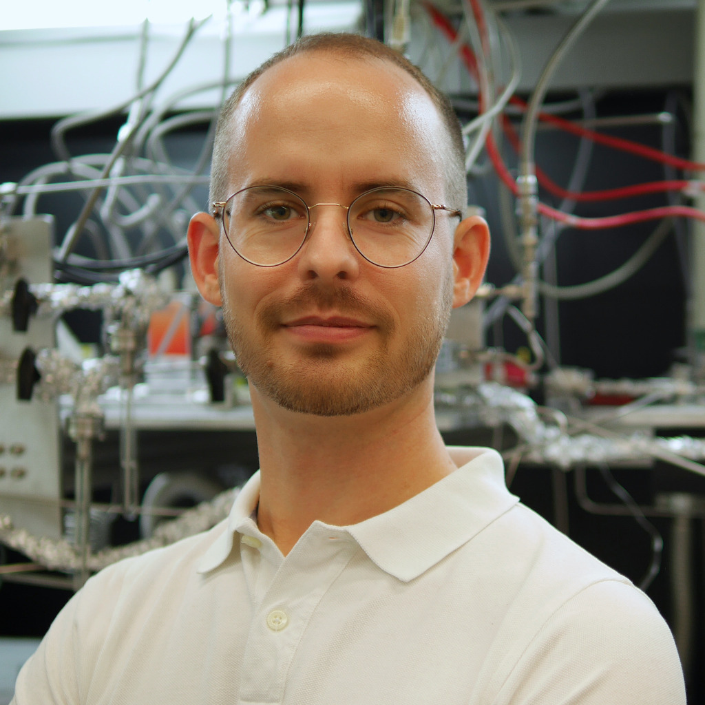 Dr. Simon Schötz - Senior Engineer Materials - Infineon Technologies AG ...