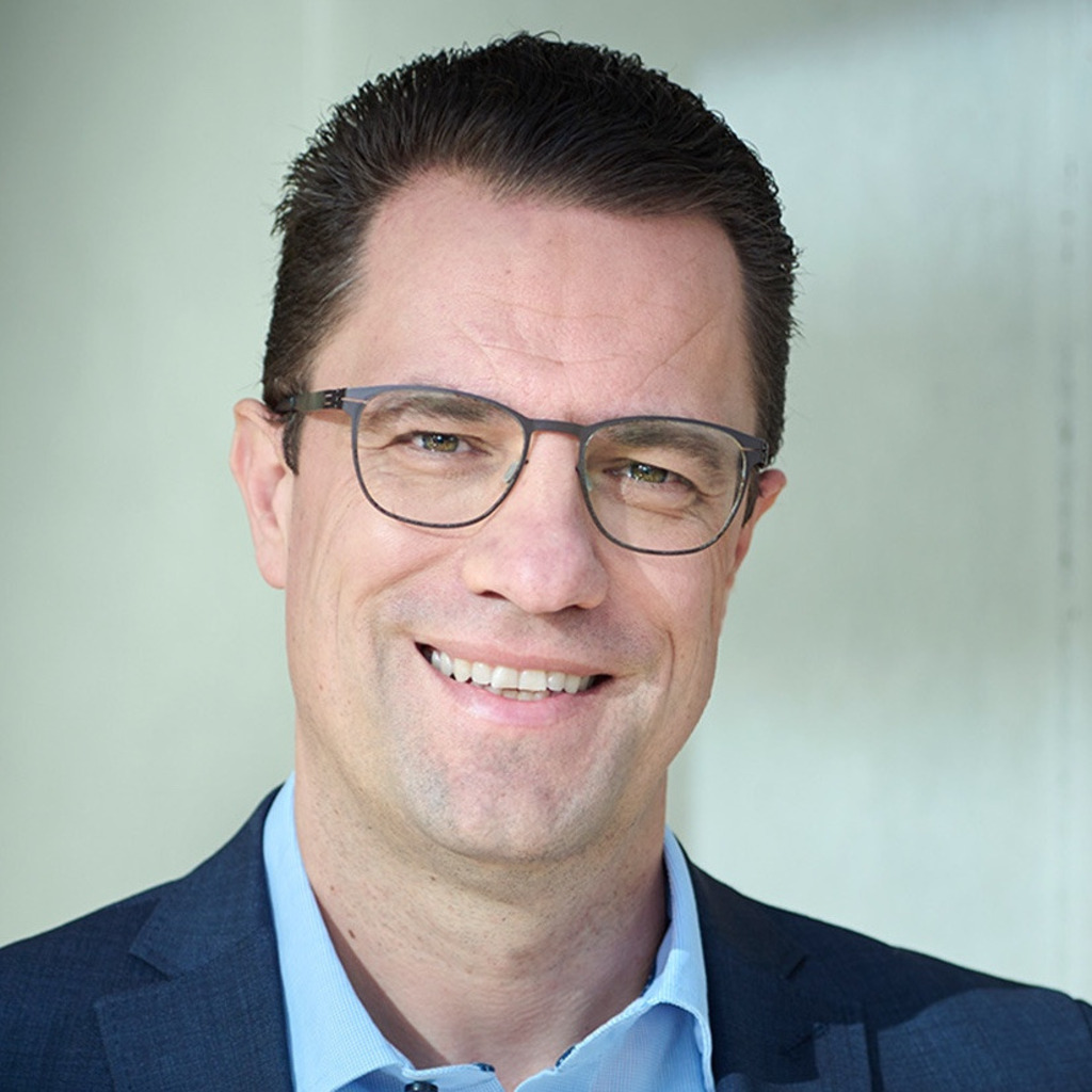 Dr. Marcel Leez - Bereichsleiter Gesamtbanksteuerung - LBS ...