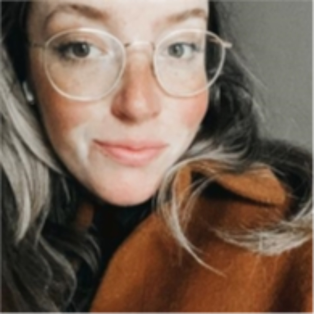 Lisa Hoefer's Instagram, Twitter & Facebook on IDCrawl