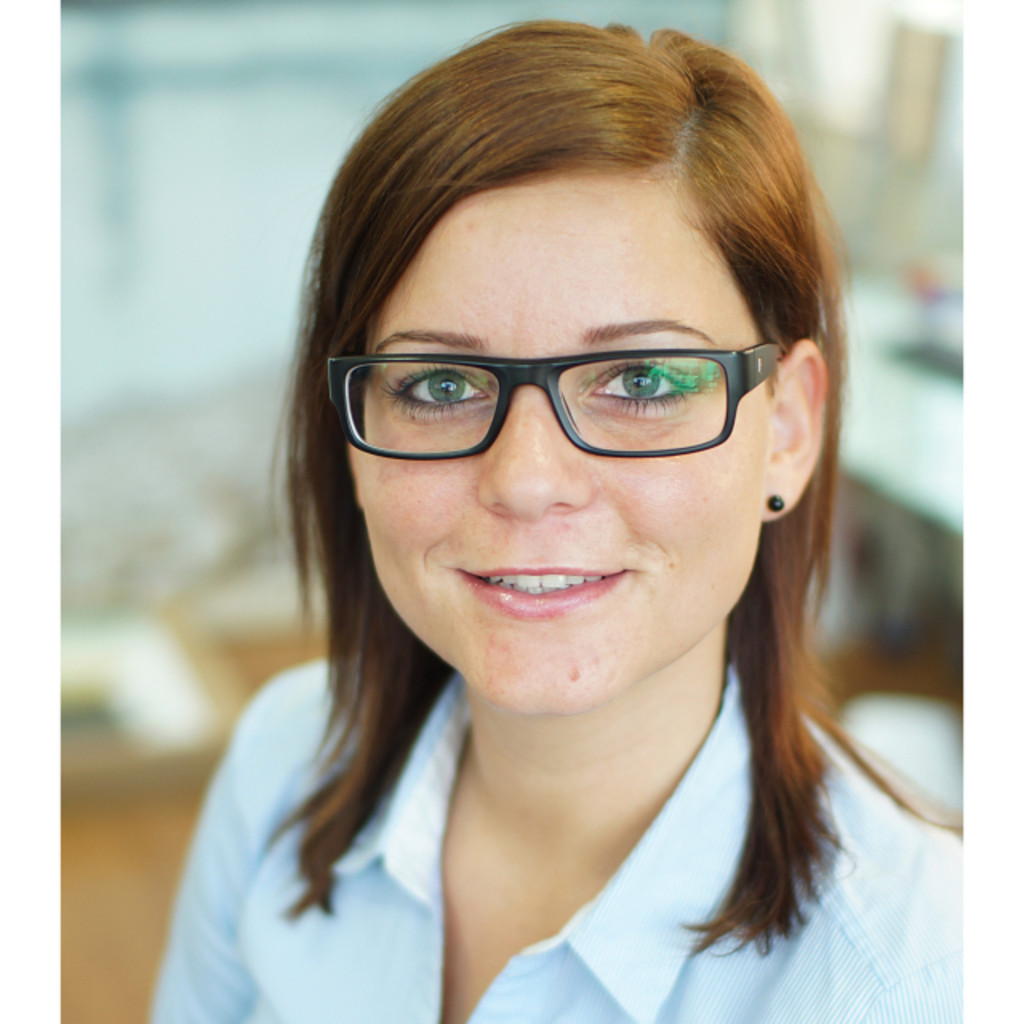 Laura Weiss's Instagram, Twitter & Facebook on IDCrawl