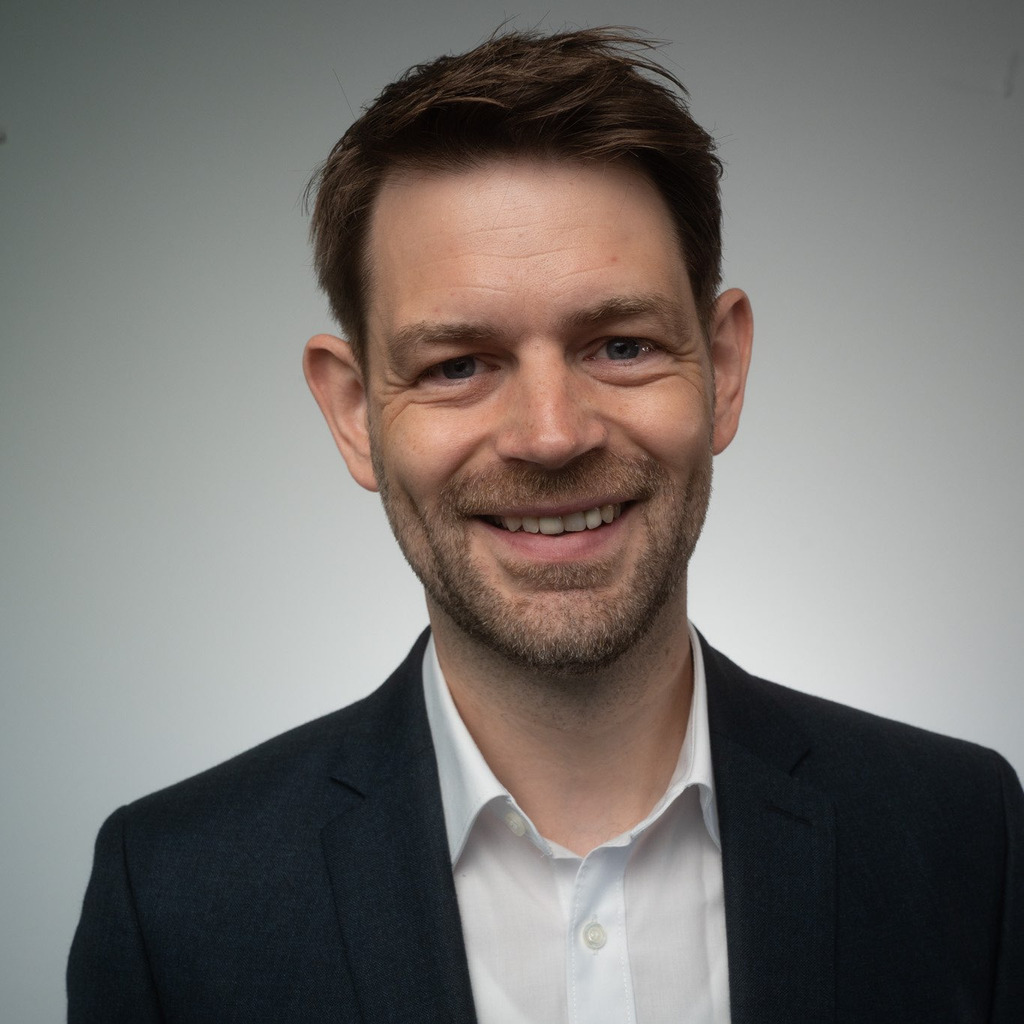 Daniel Kerker - Director Procurement Commodity EMEA - Adient Ltd. & Co ...