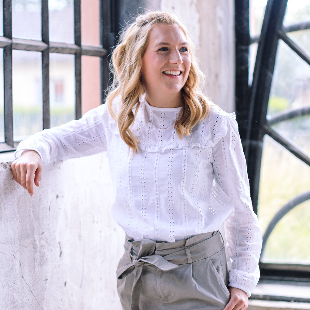 Sarah Ecker in der Personensuche von Das Telefonbuch