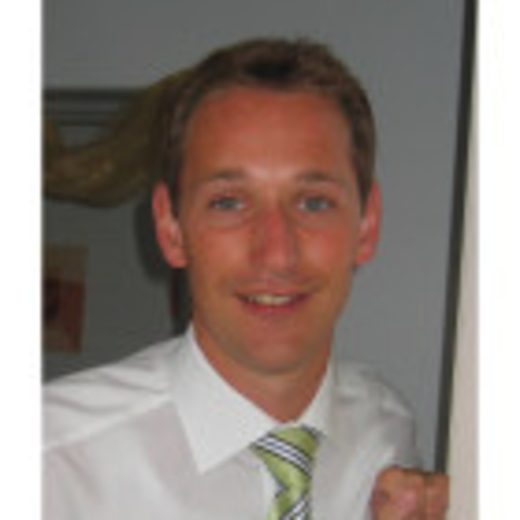 Mario Gabriel - Executive Director - Senior Relationship Manager Family ...