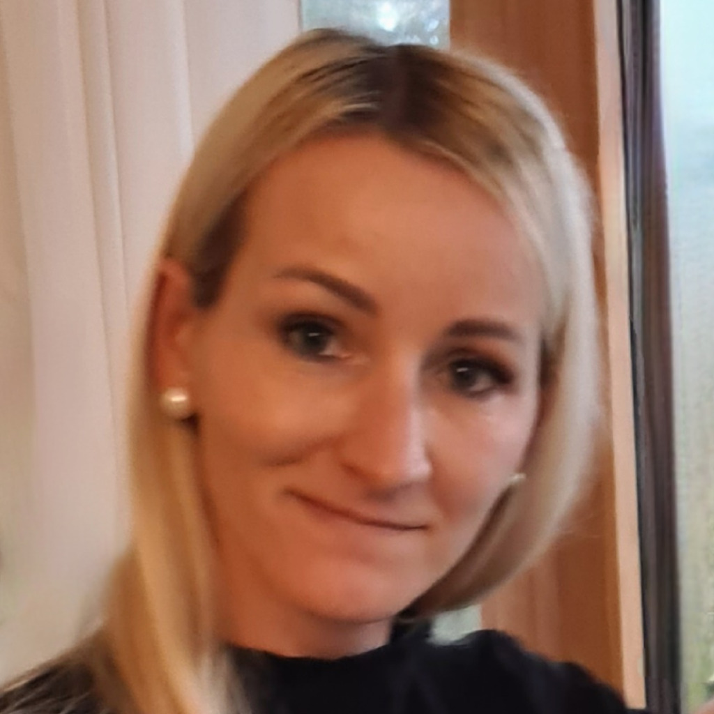 Verena Traub - Payroll Specialist - FCA Services GmbH | XING