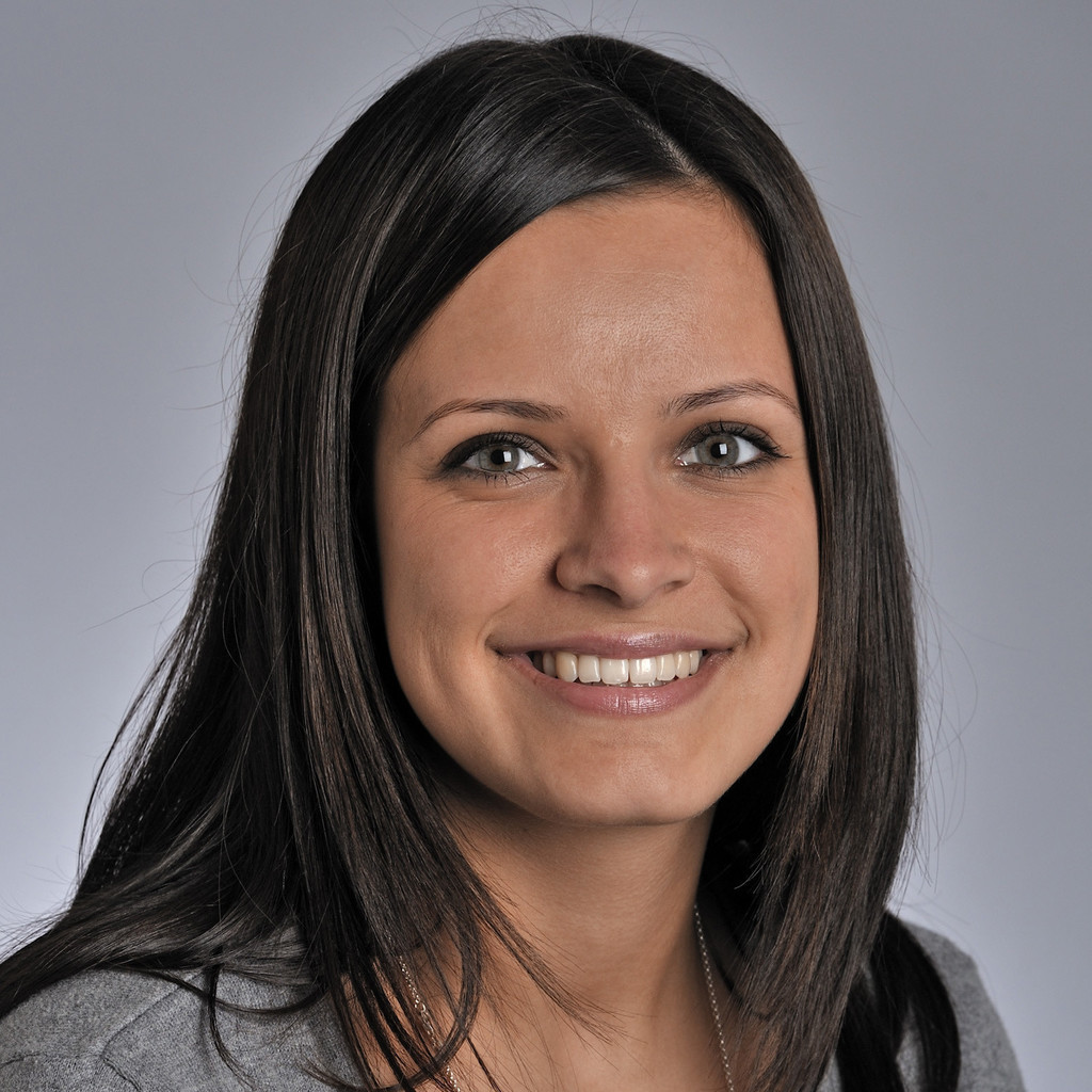 Angelina Schumm - Leiterin Projektmanagement Visuelles Marketing - Keck ...