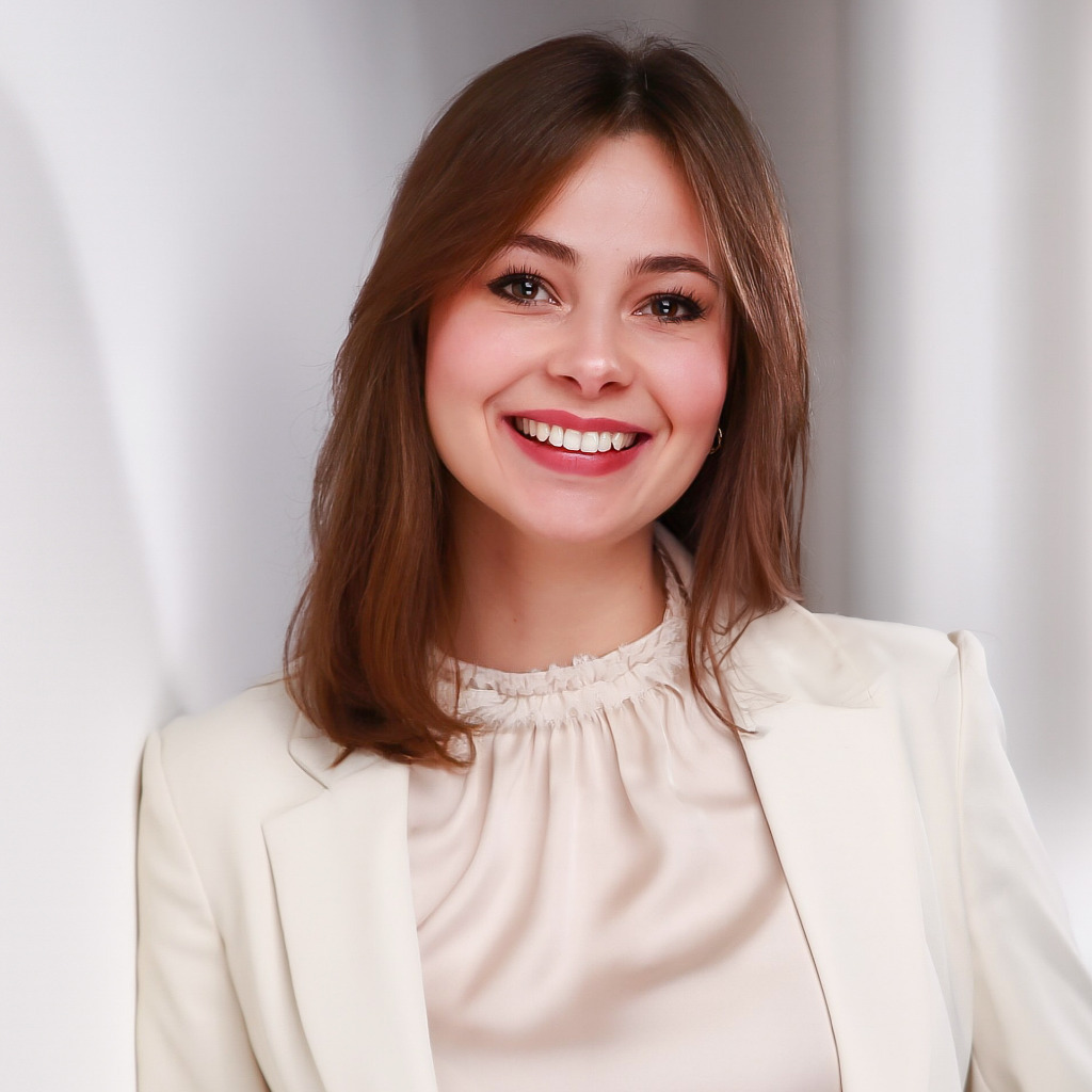 Dr. Deborah Nasca - Chief of Staff - Henkell & Co. Sektkellerei KG | XING