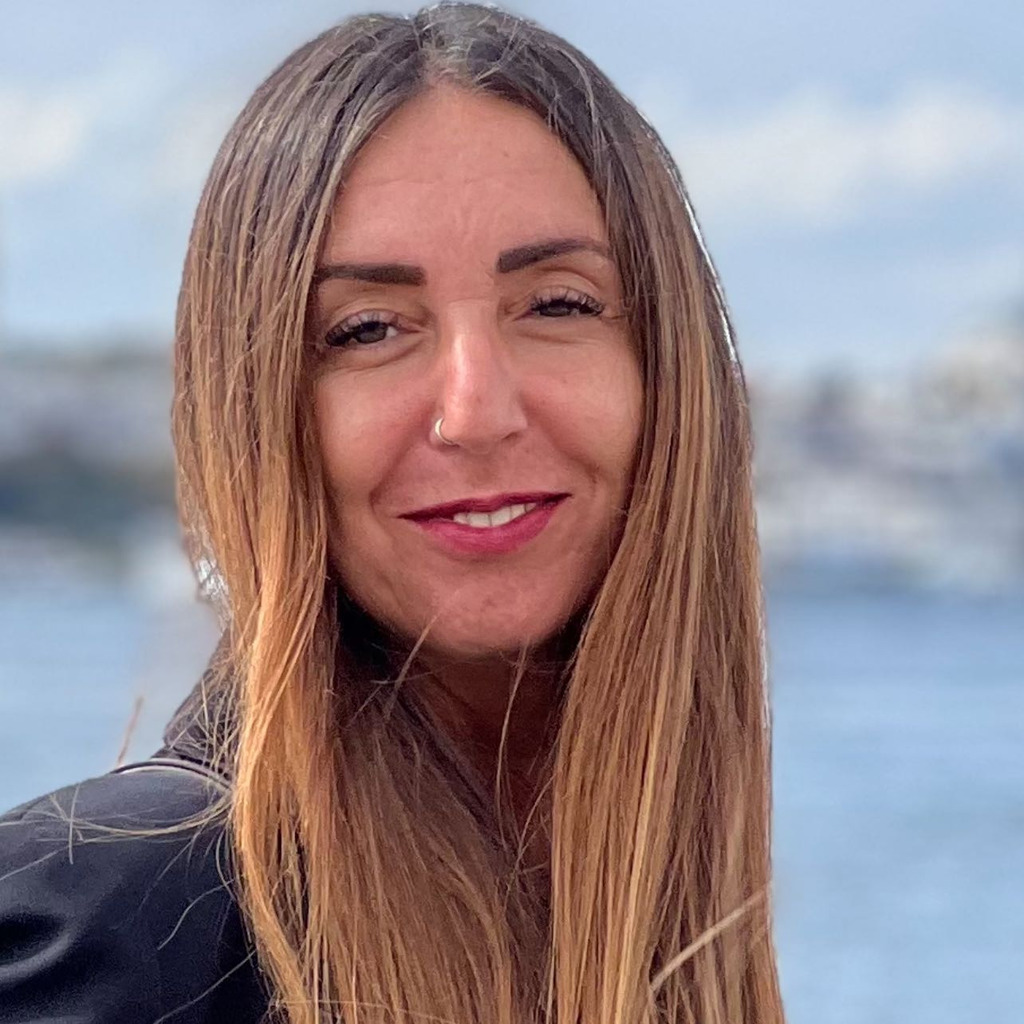 Funda Bese - Schulassistentin - dobeq GmbH | XING