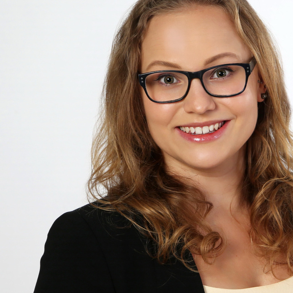 Julia Pastor's Instagram, Twitter & Facebook on IDCrawl