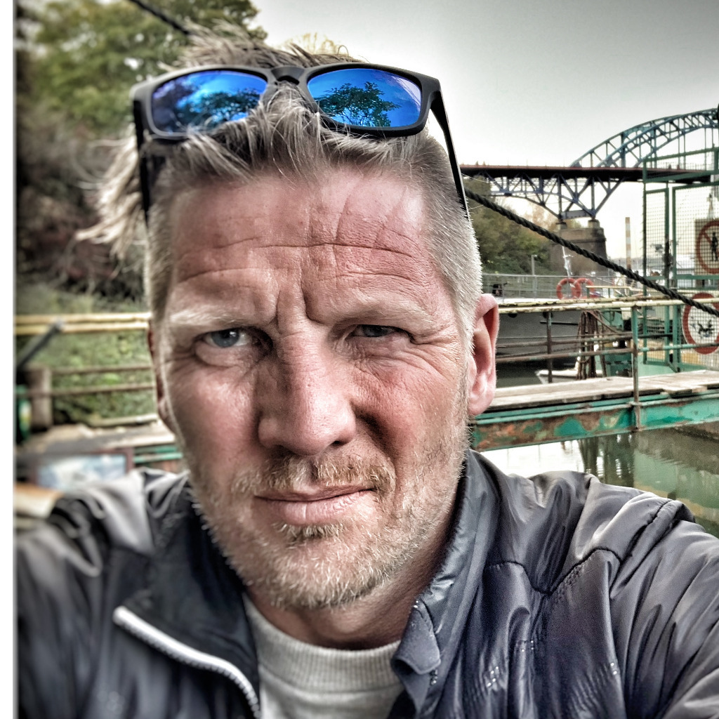 Christian Rocker - Texter - spatenhai /// text und idee | XING