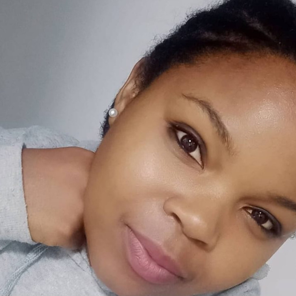 xia wa - English Teacher - Season kindergarten | XING