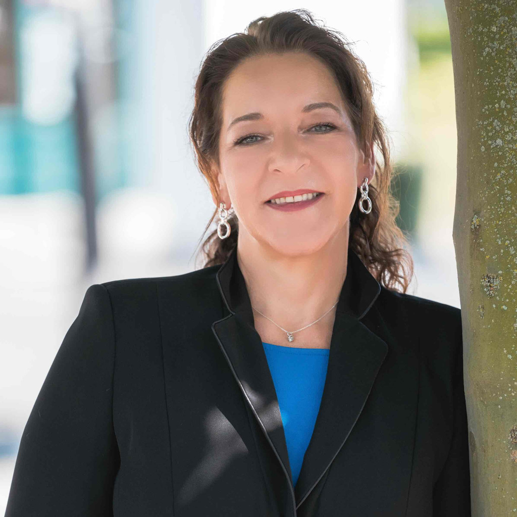 Sylke Peterkes - Operations Management - MD | XING