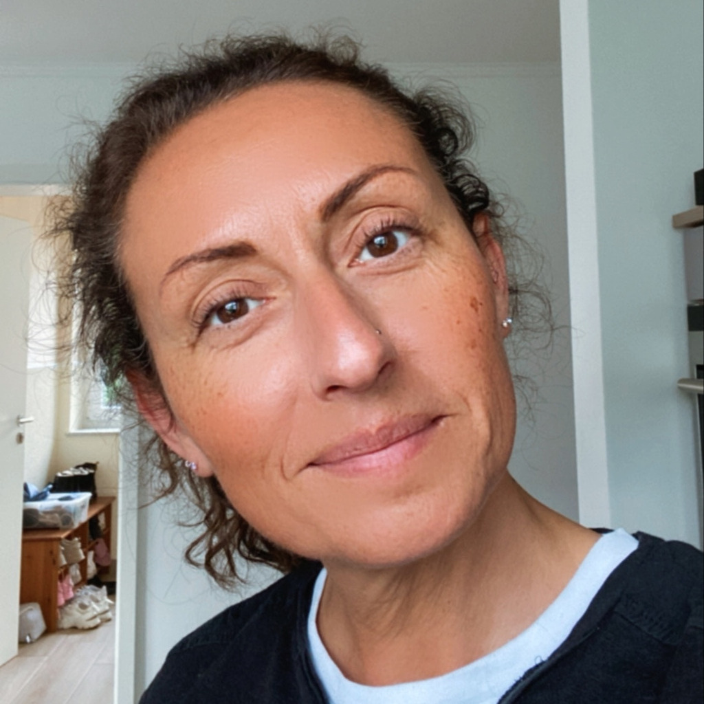 Dounya Schoenfeldt - examinierte Pflegefachfrau - HzHG | XING