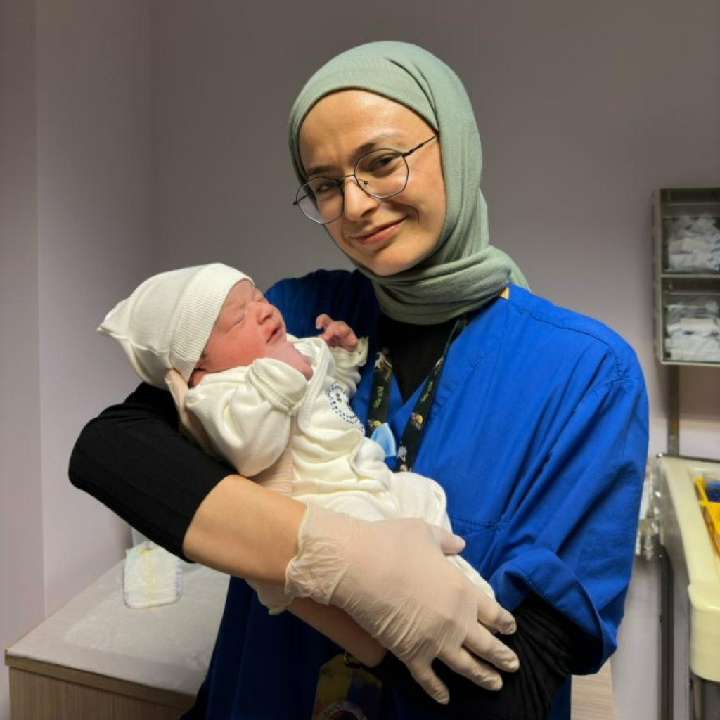 Eylem Kaya - Hebamme - ZEYNEP KAMİL BİLDUNGS UND FORSCHUNGSKRANKENHAUS ...