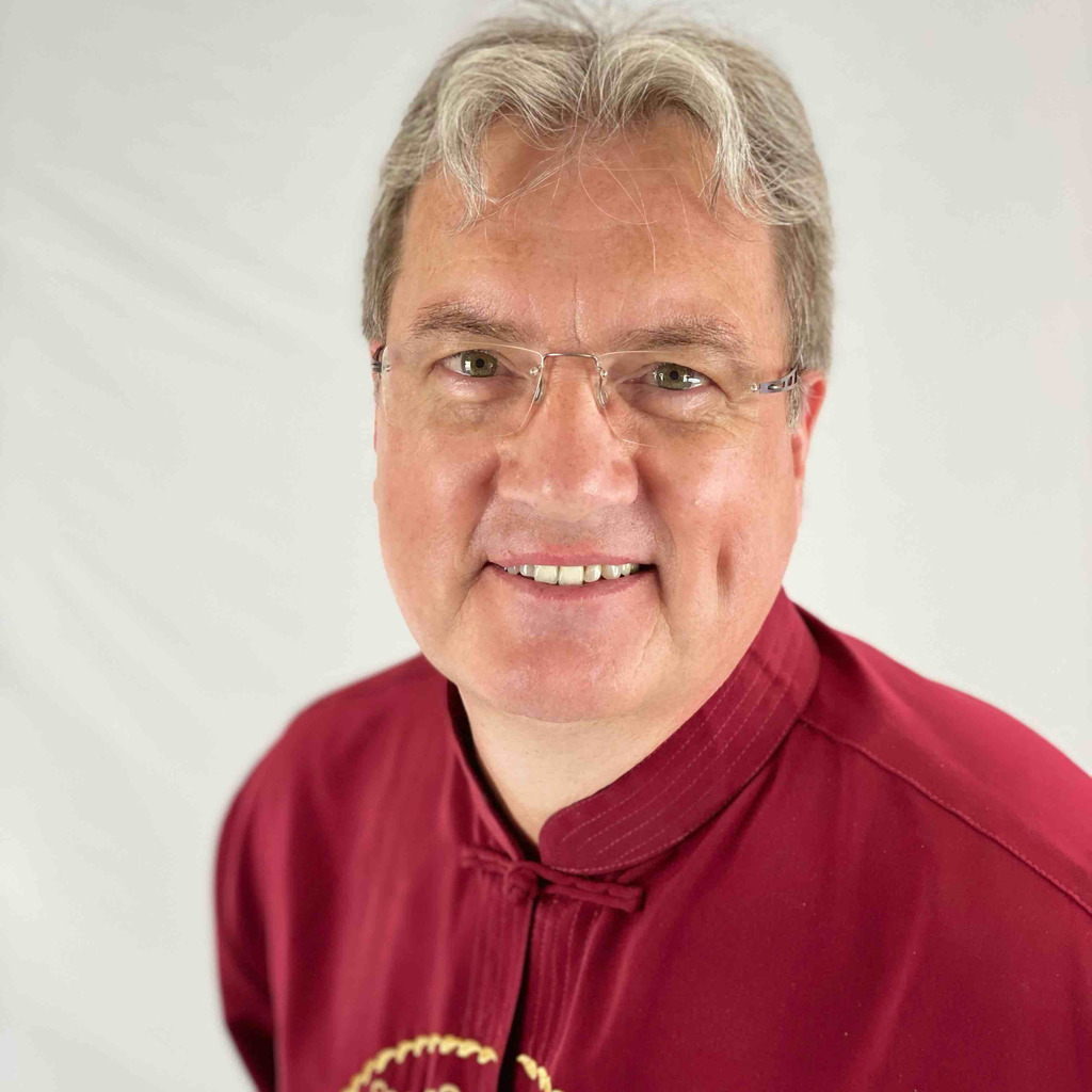 Thomas Giese - Taijiquan- und Qigong-Lehrer, Wellness-Coach, Autor ...