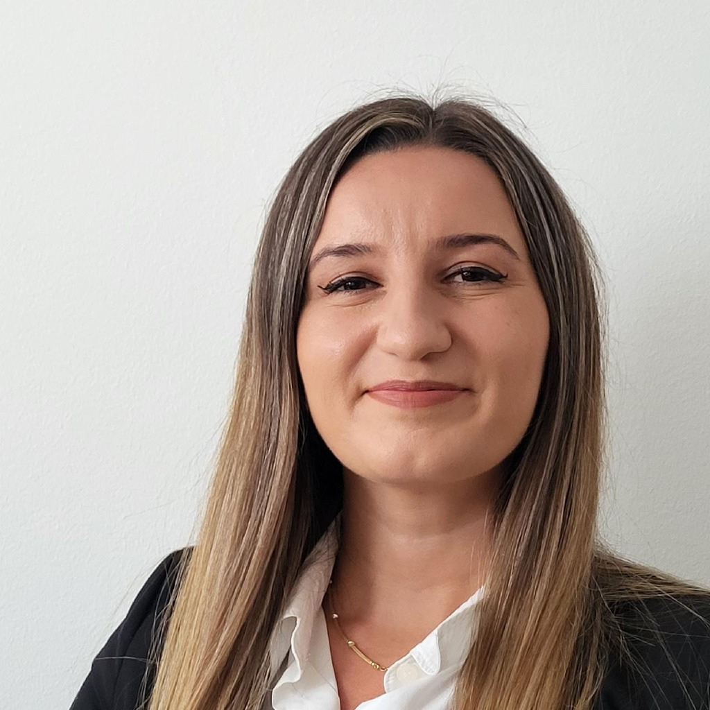 Tugba Özkara (ehem. Sahin) - Juristin im Rechtsservice - ARAG SE ...