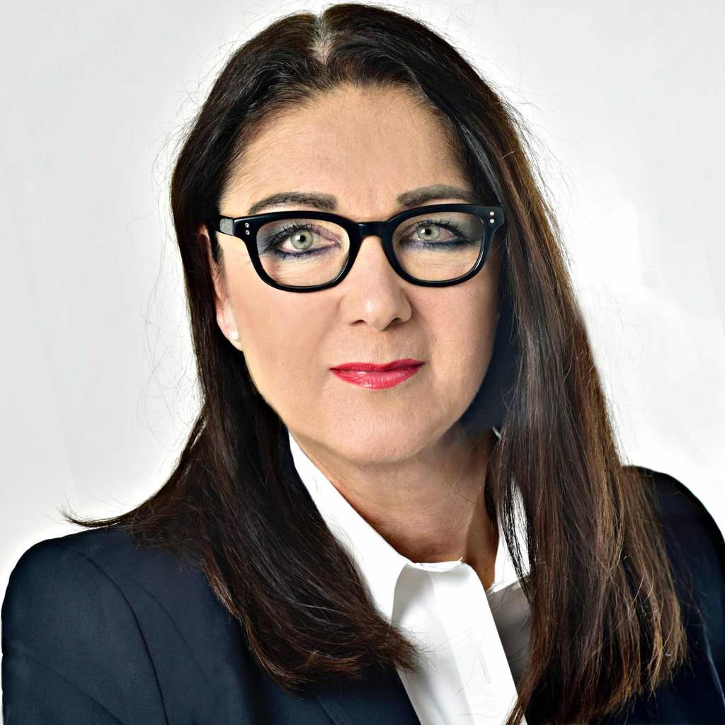 Mag. Susan E. Knoll - Verlagsleiterin Politische Kommunikation - Verlag ...