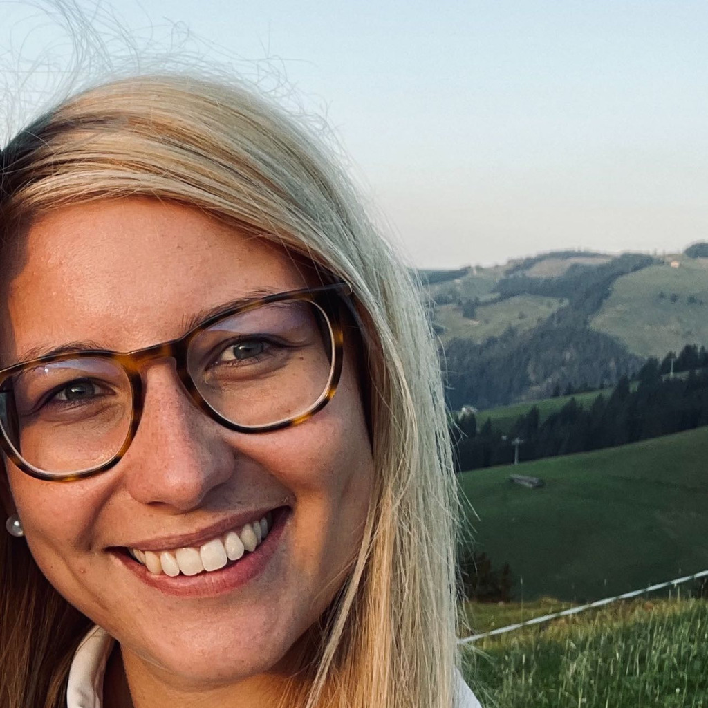 Lara Heller's Instagram, Twitter & Facebook on IDCrawl