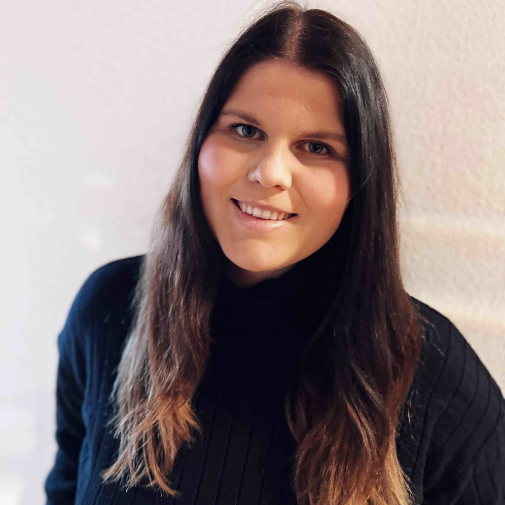 Julia Schuster - Buchhalterin - Deutscher Fitnessgrosshandel GmbH | XING