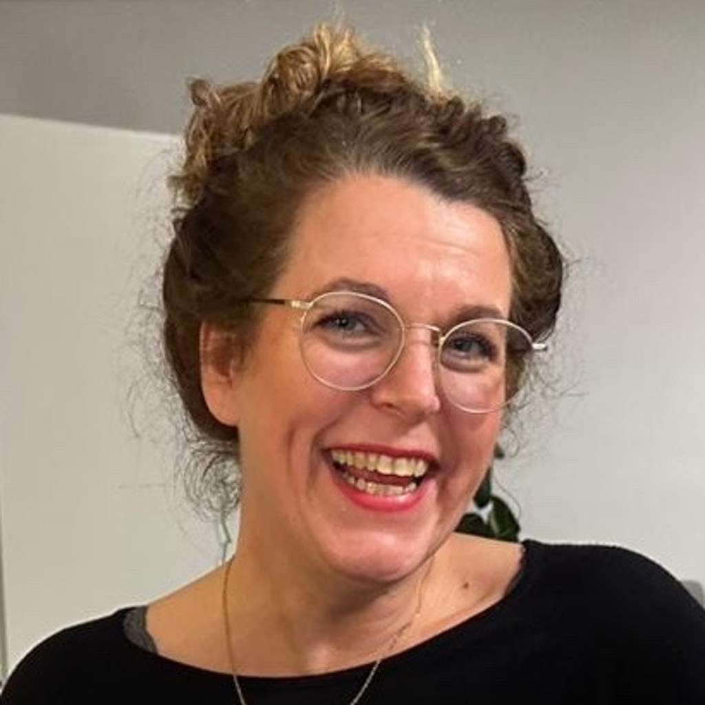 Sandra May - Apothekerin - Neptun Apotheke | XING