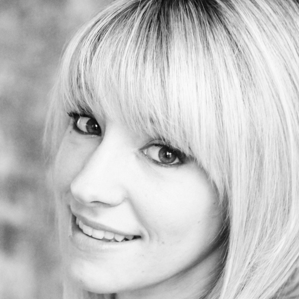 Julia Roth's Instagram, Twitter & Facebook on IDCrawl