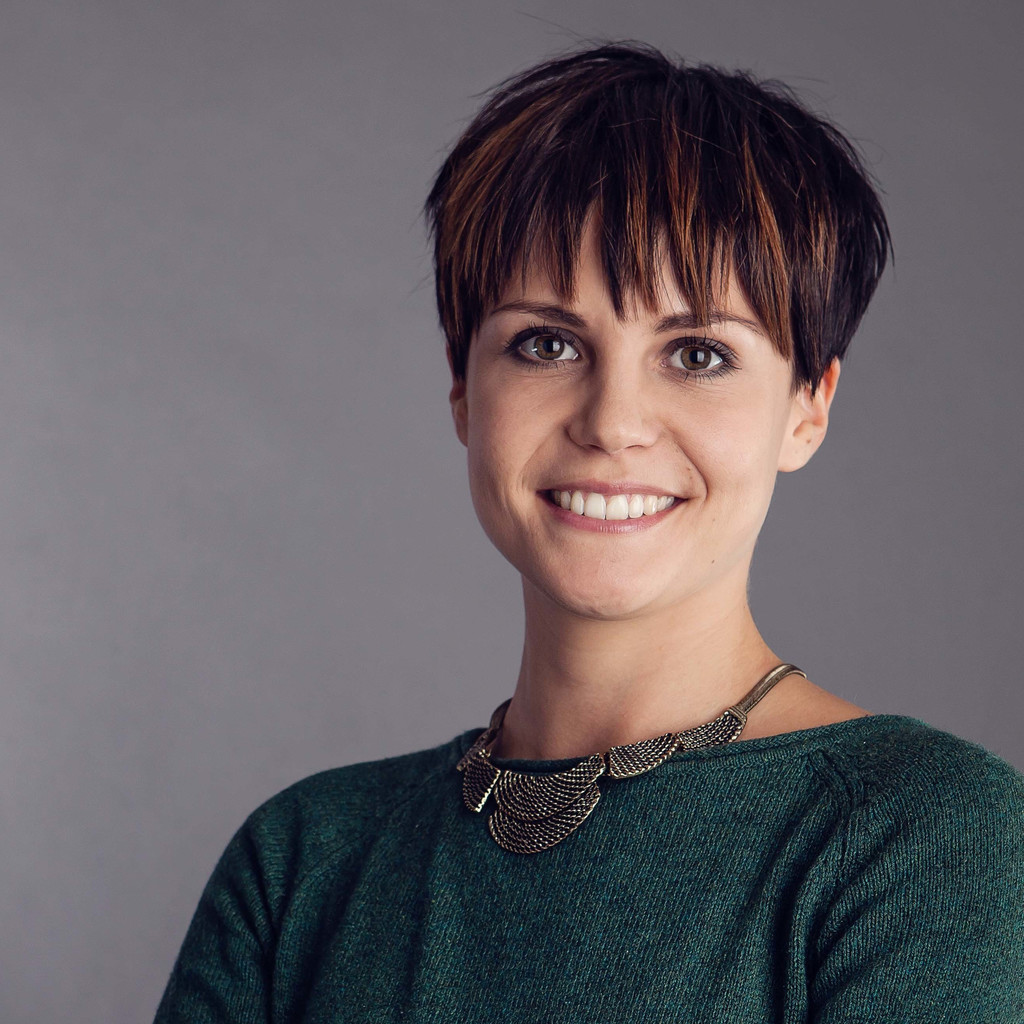 Carolin Ocker Betriebliche Gesundheitsmanagerin PERI Deutschland XING