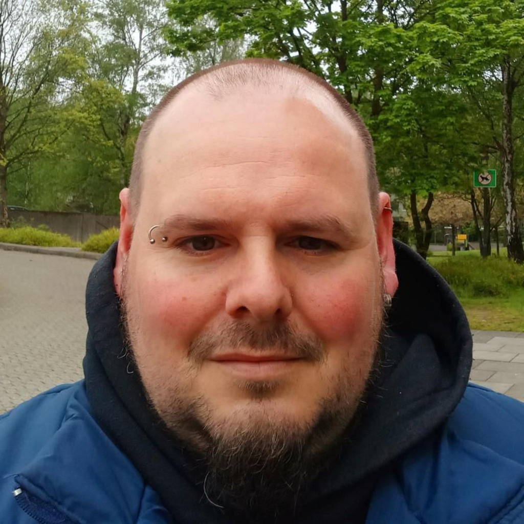 Dennis Bornkast - Berufskraftfahrer - Hermann Stitz & Co. KG | XING