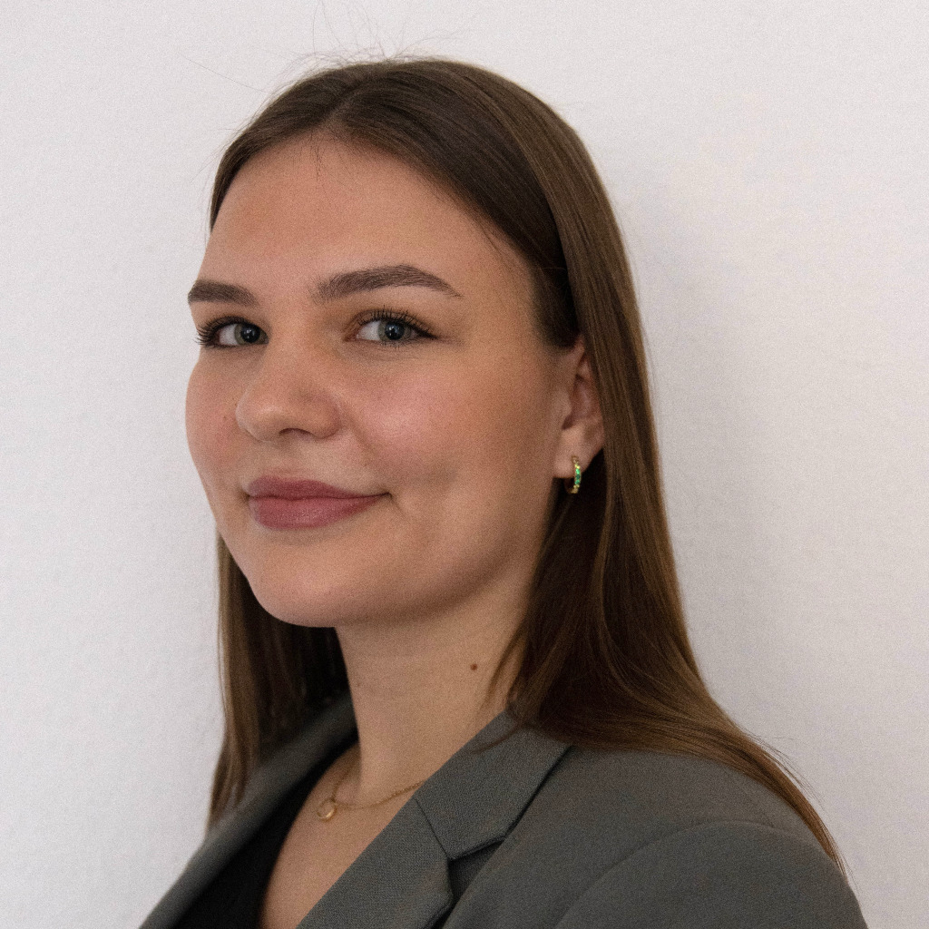 Hanna Neuberger - Auszubildende PDK - DIS AG | XING