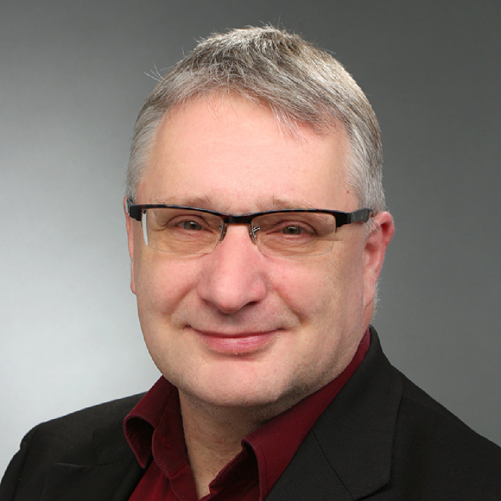 Robert Chan - Freelancer Softwareentwickler / IT Spezialist - {} | XING