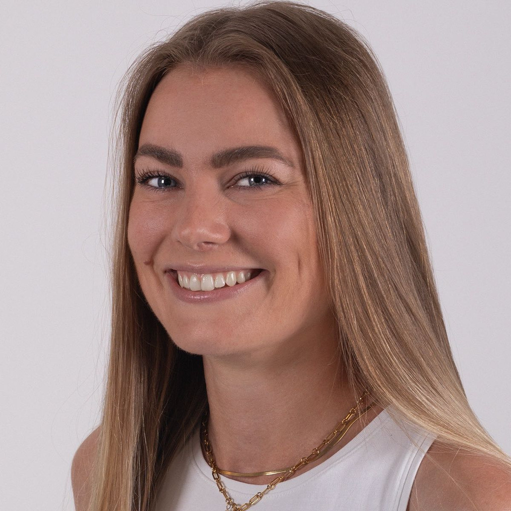 Alena Dunau - Mitarbeiterin Kundenzufriedenheit - Mittwald CM Service ...