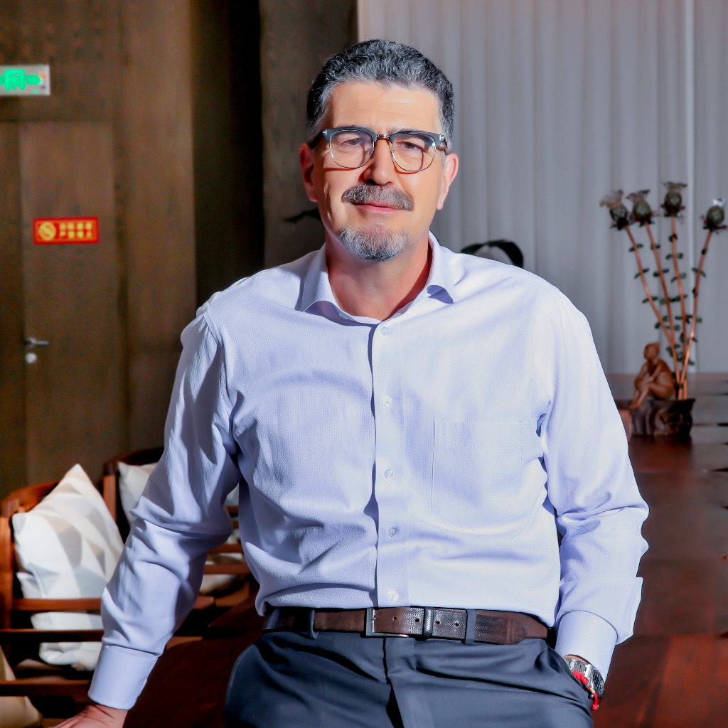 Kai Petry - Director, Hotel Operations - Hong Kong Disneyland | XING