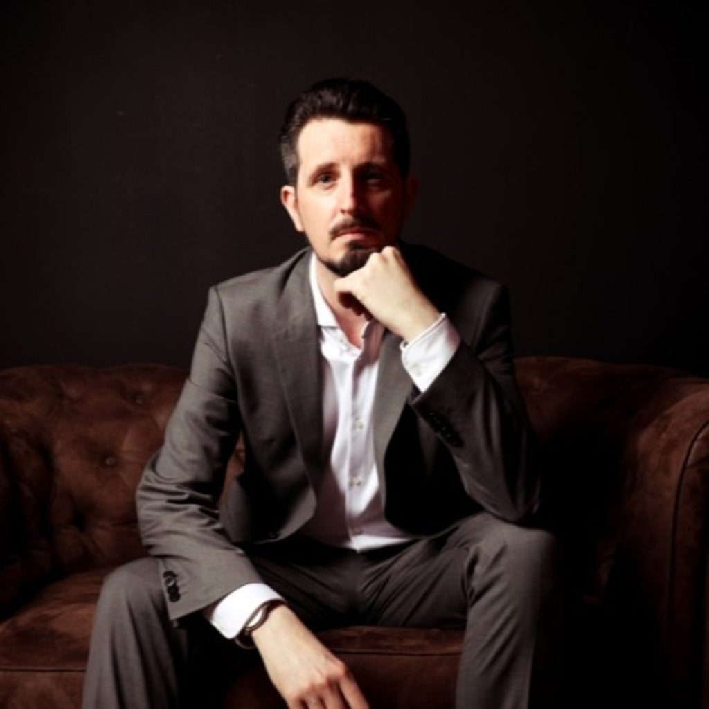 Ross Lewis - Lecturer - Dr. Buhmann Schule gGmbH | XING