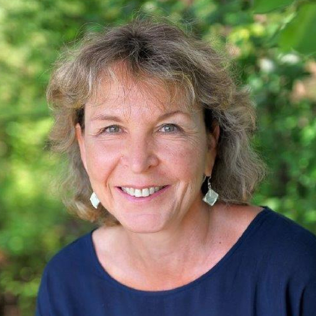 Alexandra Thiel's Instagram, Twitter & Facebook on IDCrawl