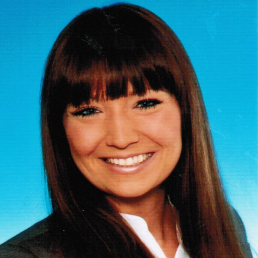 Laura May's Instagram, Twitter & Facebook on IDCrawl