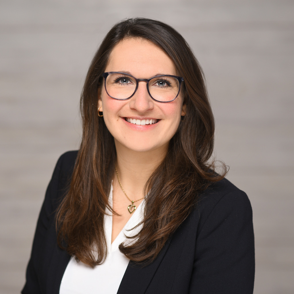 Laura Lummer - Professional IT Design im Kompetenzcenter SAP - BayernLB ...