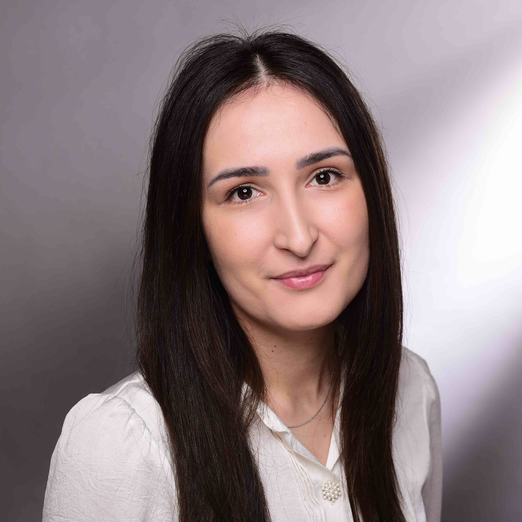 Mag. Ina-Franciska Markanovic - Verkäuferin im Einzelhandel - Peek ...