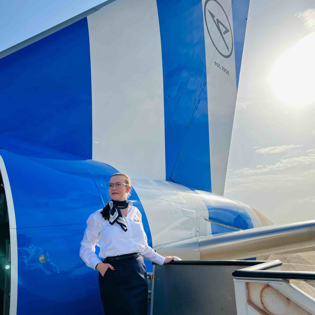 Vanessa Barth - Flugbegleiterin - Condor Flugdienst GmbH | XING