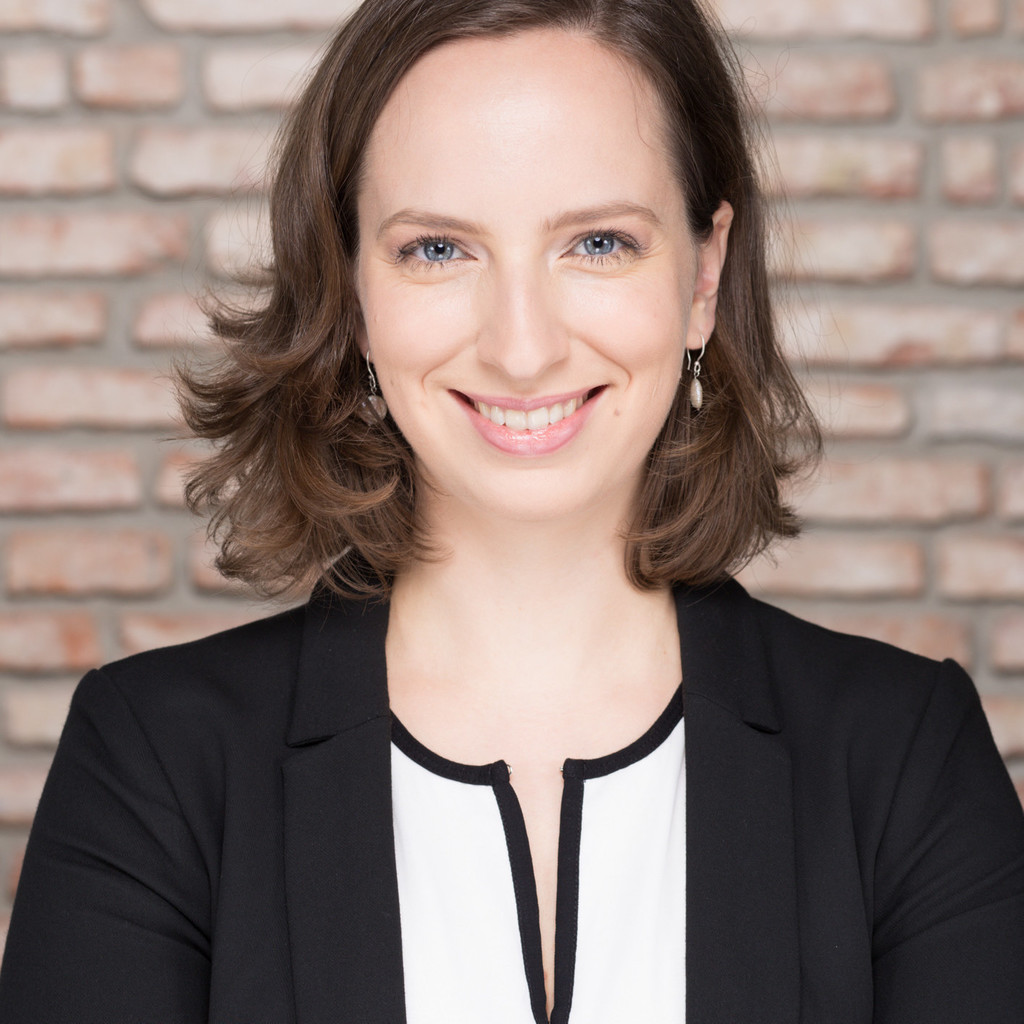 Dr. Veronika Bauer - Projektleiterin Geschäftsentwicklung CYOSS - ESG ...