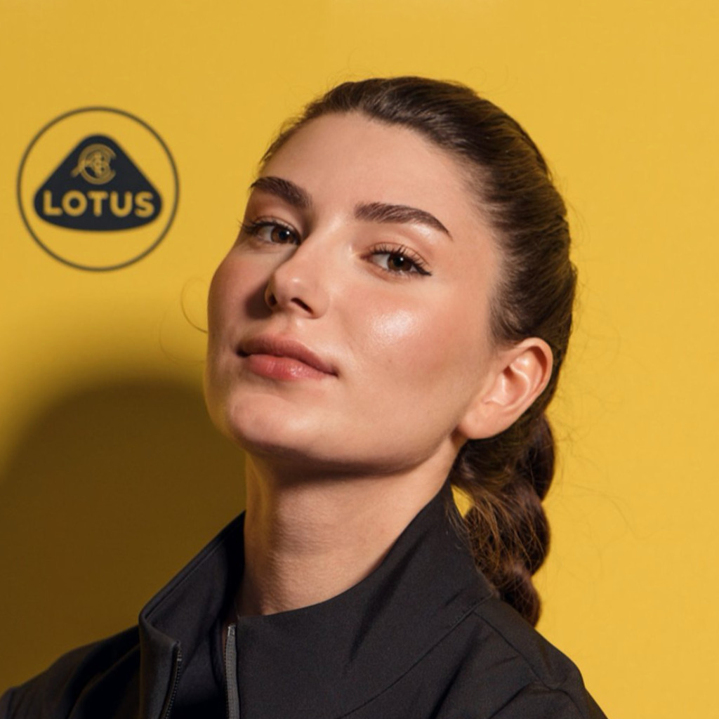 Daniela Fruzza - Senior User Experience Designer - Lotus Tech ...