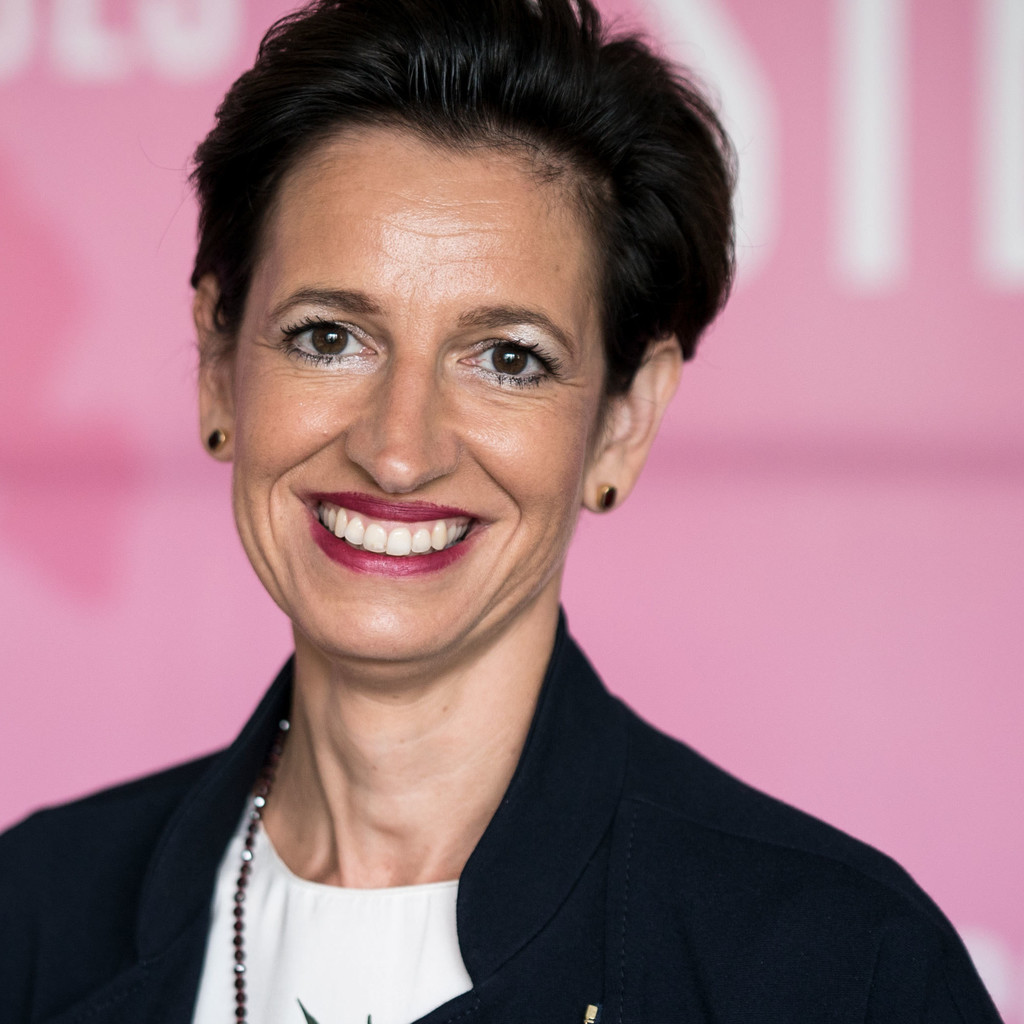 Mag. Indra Collini - Fraktionsobfrau NEOS NÖ, Landtagsabgeordnete - NEOS Niederösterreich | XING