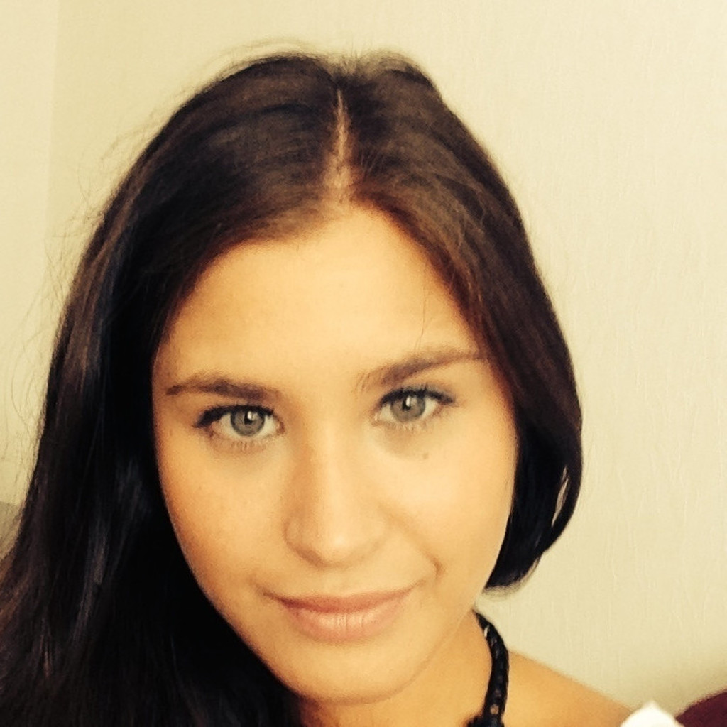 Sara Neumann - Headhunter - Executive Search - Spyglass Recruiting Ltd ...