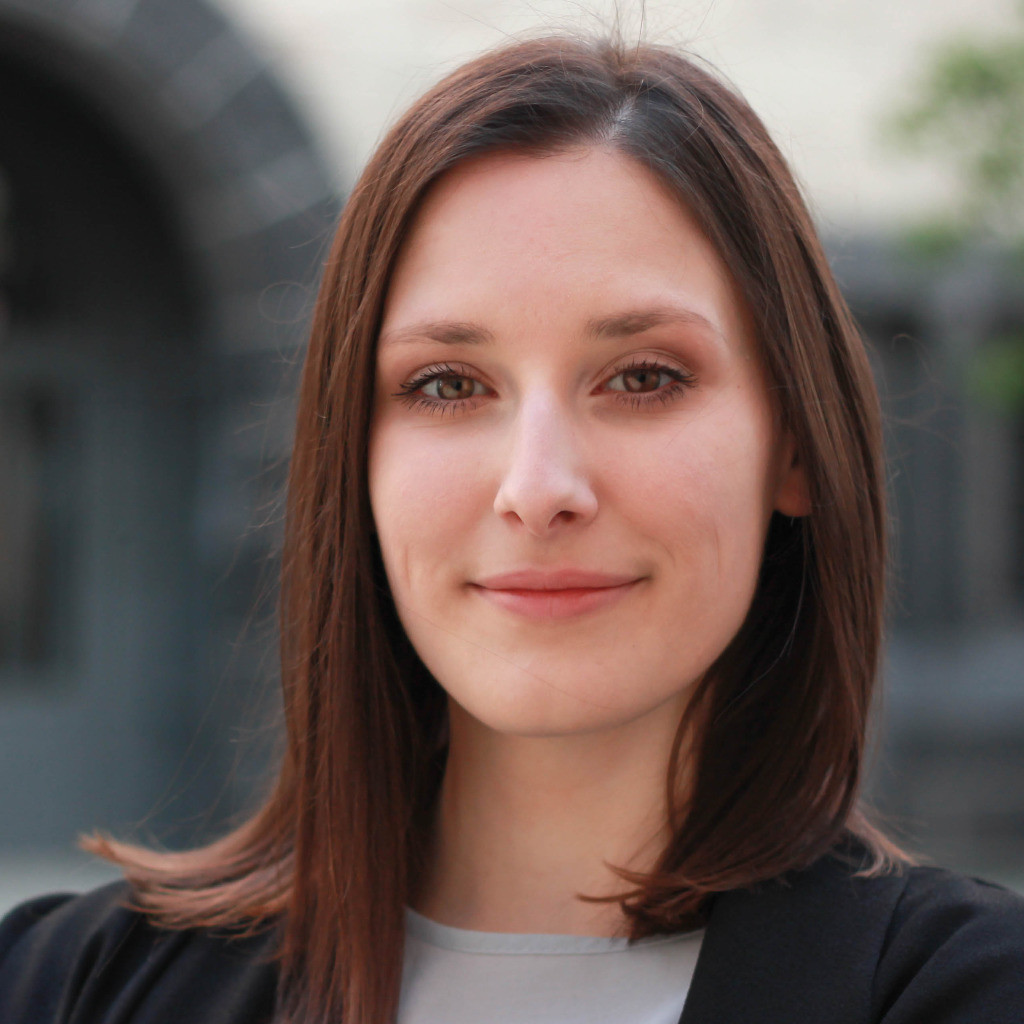 Laura Dillschneider - Projekmitarbeiterin für Content Management und ...