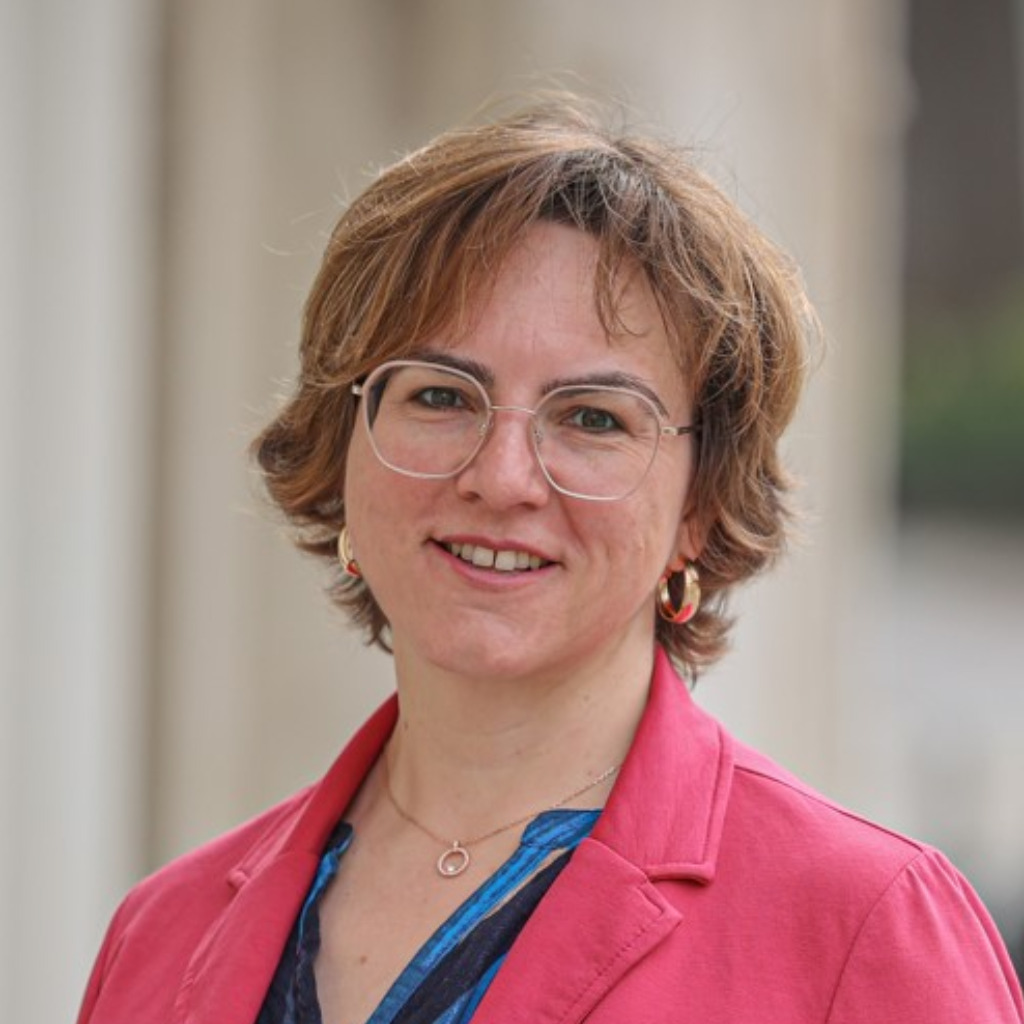 Maria Seitz - Abteilungsleiterin - Freistaat Bayern | XING