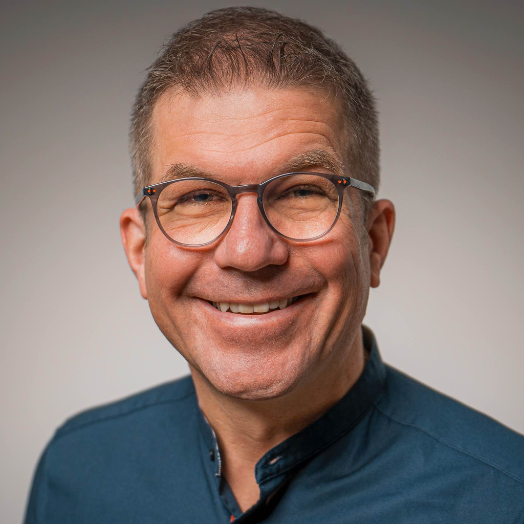 Knee in der Personensuche von Das Telefonbuch