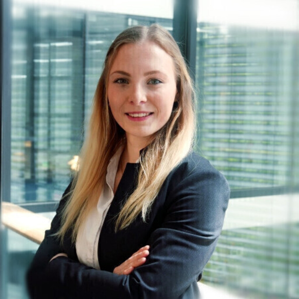 Lisa Eisele - Produktmanagerin Jessa - dm-drogerie markt Deutschland | XING