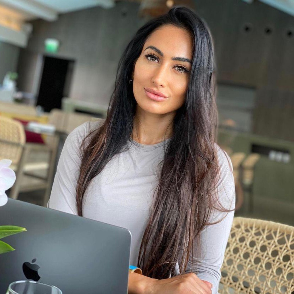 Lisa Harding - Customer Manager - Tesla Gigafactory Berlin | XING