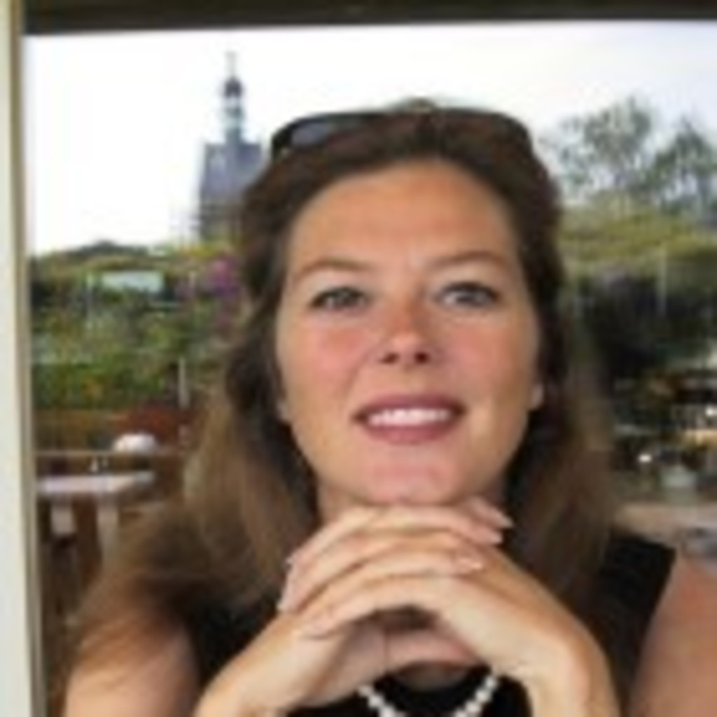 Christelle Scavo - Senior supply chain manager - Maria Galland ...