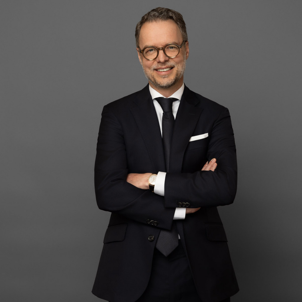 Carsten Runde - MD, Head of Non-Bank Financial Institutionals ...